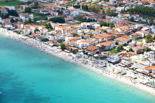 ΜΙΑ ΒΟΛΤΑ ΣΤΙΣ ΑΚΤΕΣ ΤΗΣ ΠΙΕΡΙΑΣ